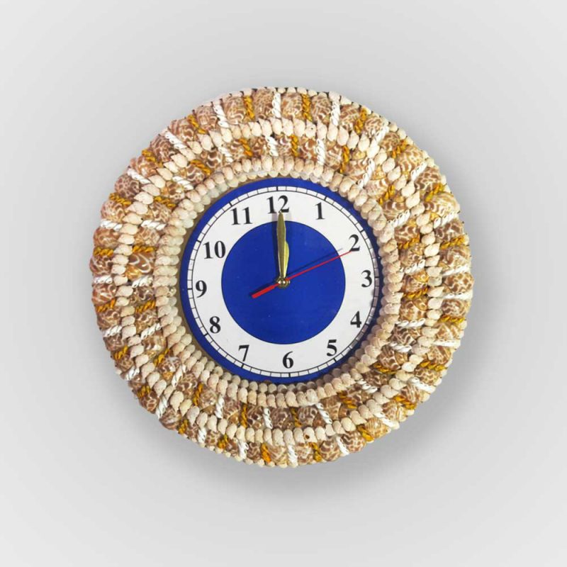 Beautiful Sea Shell Wall Clock - Modern Round Shaped Handicraft Item
